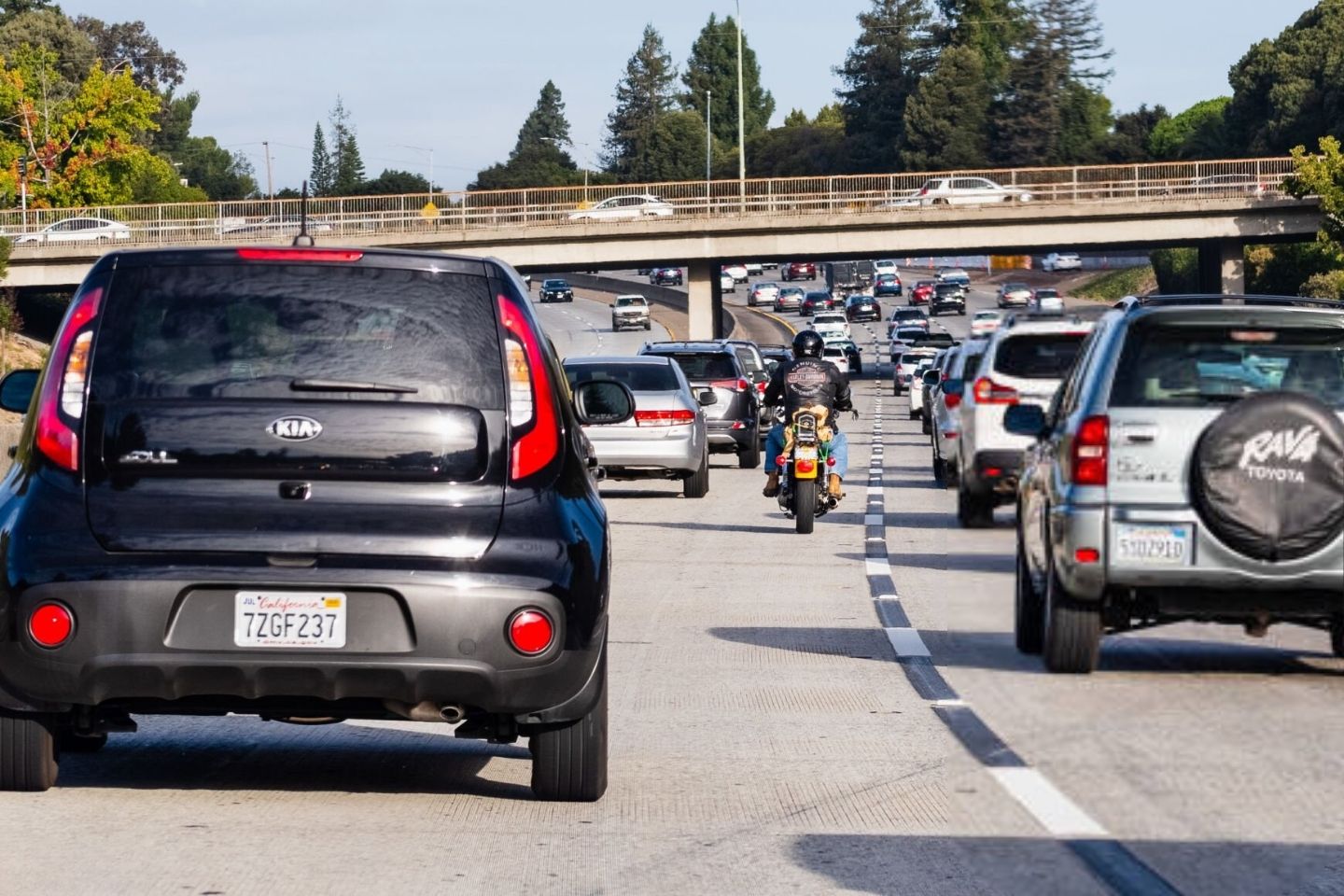 California Lane-Splitting Law: Expert Guide